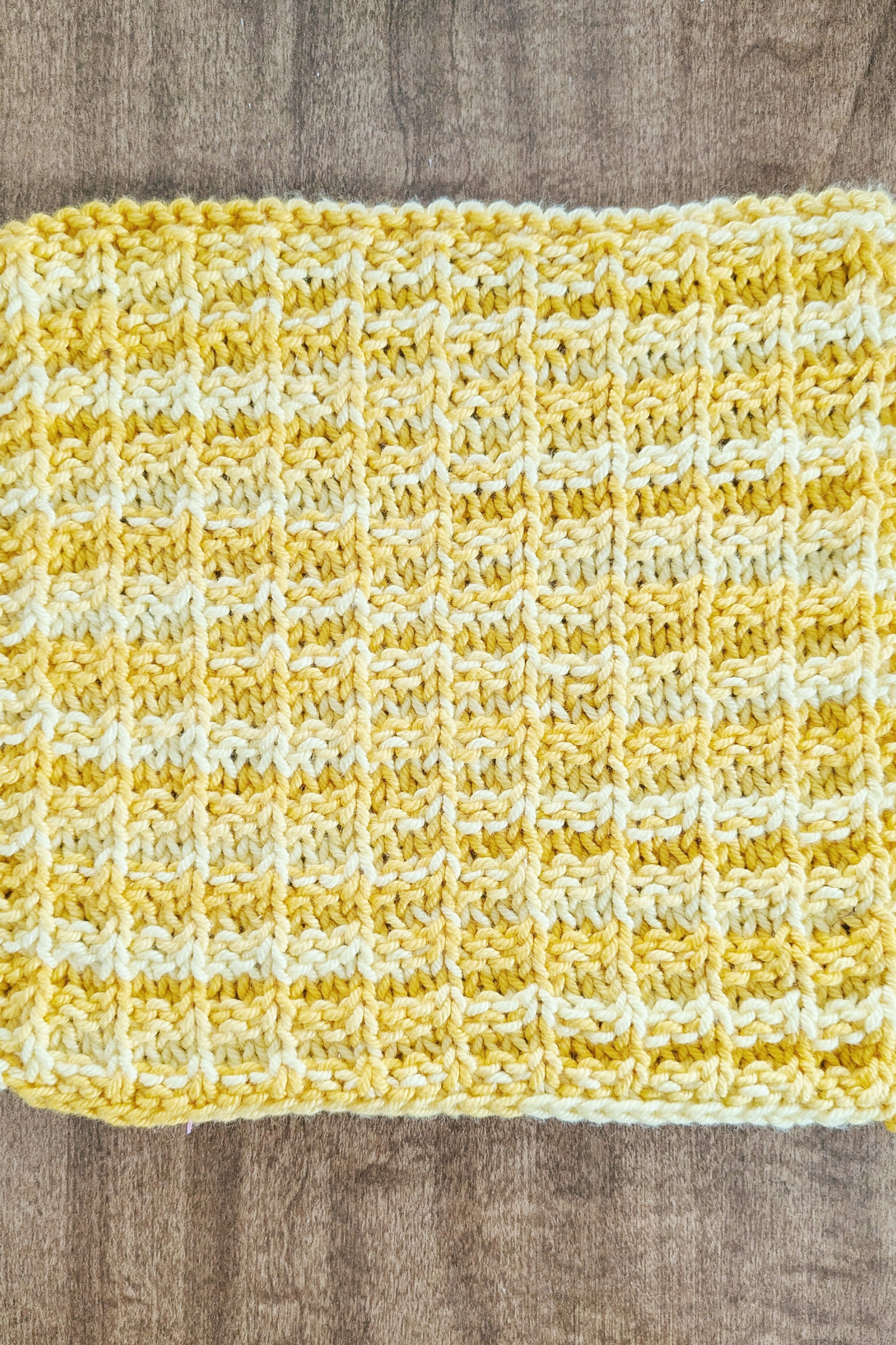 Lemon Waffles Dishcloth Knitting Pattern - this yellow farmhouse